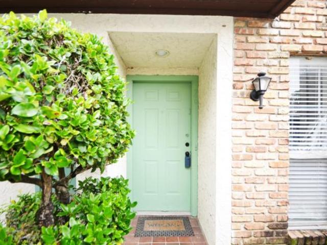 2 Br, 3 bath, Townhouse/Brownstone/RowHouse 17230 Imperial Valley Dr
