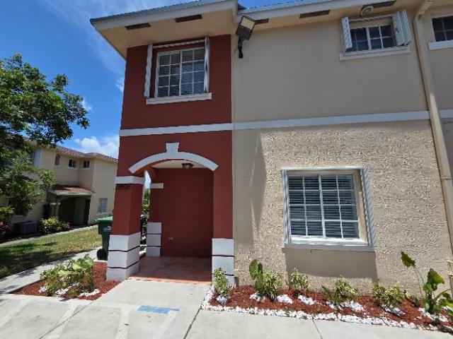 2 Br, 3 bath, Townhouse/Brownstone/RowHouse 18616 Sw 100 Ave