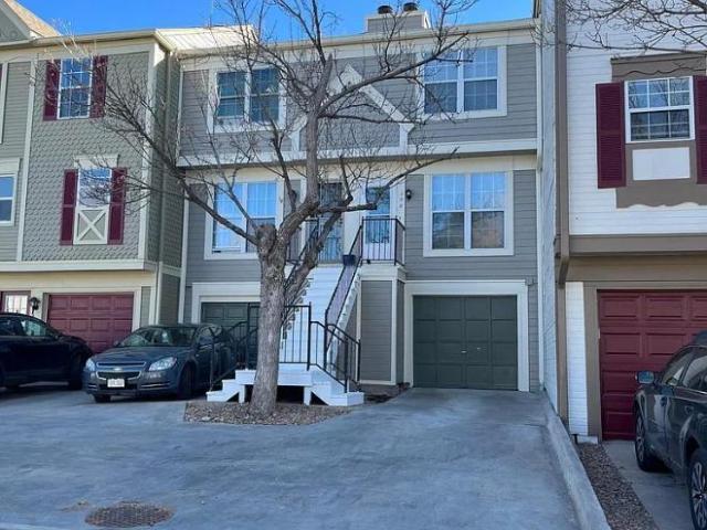 2 Br, 3 bath, Townhouse/Brownstone/RowHouse 1811 S Quebec Way