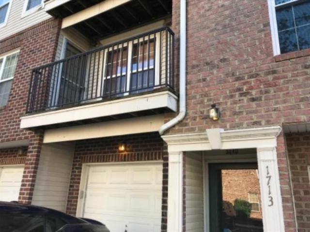 2 Br, 3 bath, Townhouse/Brownstone/RowHouse 1 Silverbell Circle
