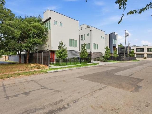 2 Br, 3 bath, Townhouse/Brownstone/RowHouse 2015 California Drive