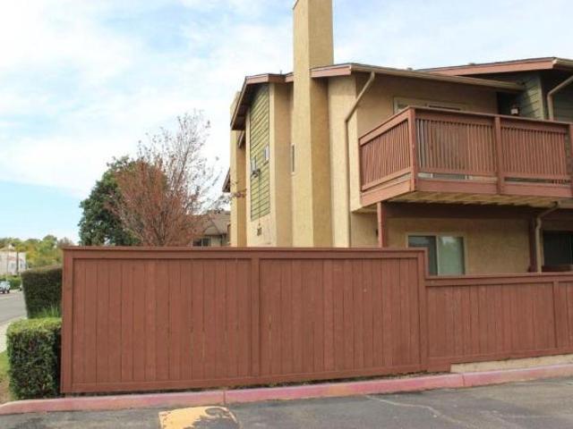 2 Br, 3 bath, Townhouse/Brownstone/RowHouse 201 Westlake Dr