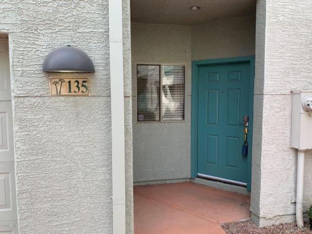 2 Br, 3 bath, Townhouse/Brownstone/RowHouse 2027 E University Dr
