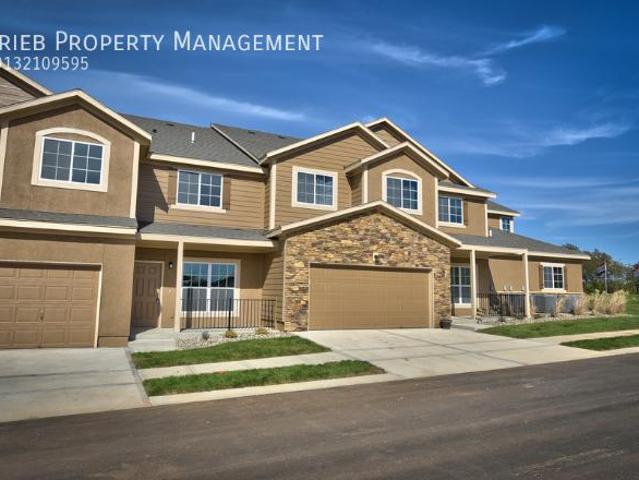 2 Br, 3 bath, Townhouse/Brownstone/RowHouse 21942 W 125th Pl