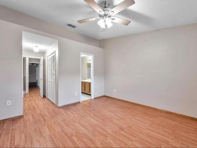2 Br, 3 bath, Townhouse/Brownstone/RowHouse 2124 Fletchers Point Cir