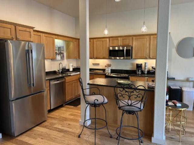 2 Br, 3 bath, Townhouse/Brownstone/RowHouse 237 Dunthorpe Dr