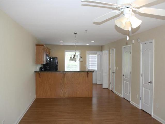 2 Br, 3 bath, Townhouse/Brownstone/RowHouse 232 Epps Bridge Rd