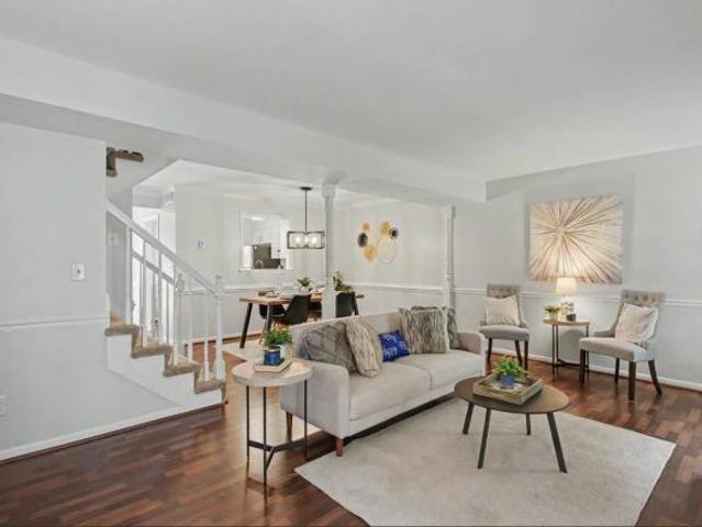2 Br, 3 bath, Townhouse/Brownstone/RowHouse 2423 Rennie Dr