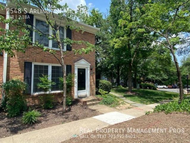 2 Br, 3 bath, Townhouse/Brownstone/RowHouse 2548 S Arlington Mill Dr