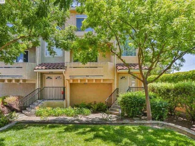 2 Br, 3 bath, Townhouse/Brownstone/RowHouse 25131 Angelina Ln