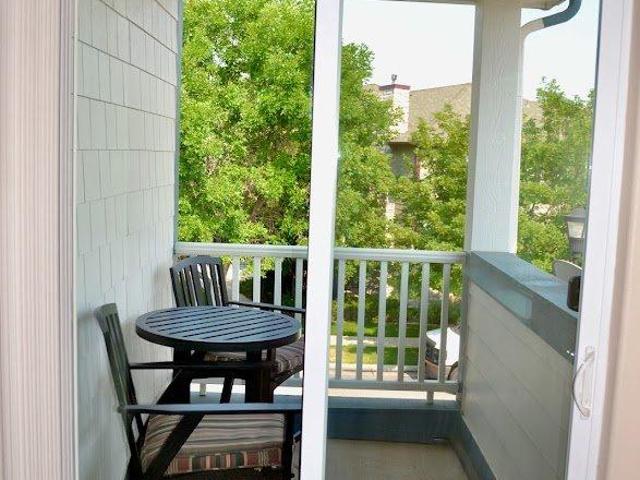 2 Br, 3 bath, Townhouse/Brownstone/RowHouse 2921 Kansas Dr