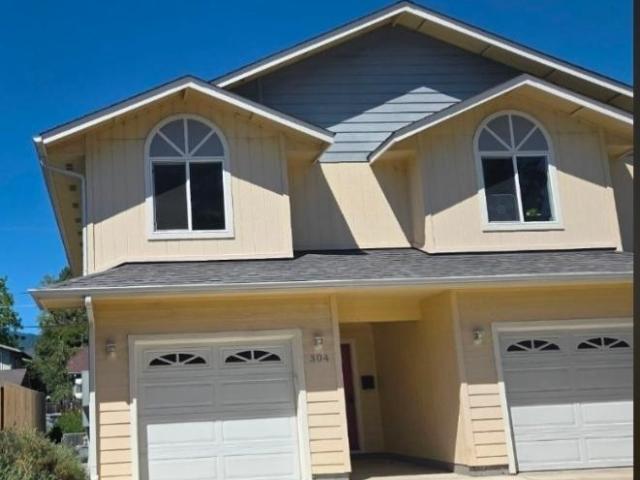 2 Br, 3 bath, Townhouse/Brownstone/RowHouse 304 SE L St