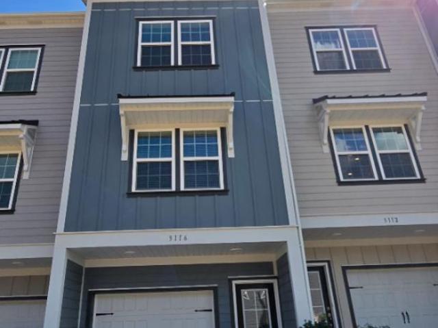 2 Br, 3 bath, Townhouse/Brownstone/RowHouse 3116 Butler Hill Drive