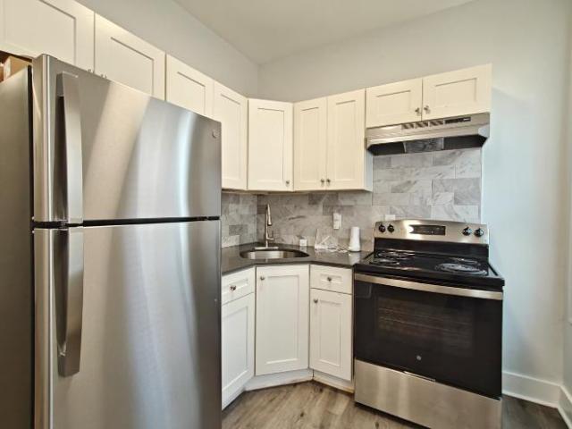 2 Br, 3 bath, Townhouse/Brownstone/RowHouse 3122 N Chadwick St