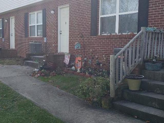 2 Br, 3 bath, Townhouse/Brownstone/RowHouse 325 Long St