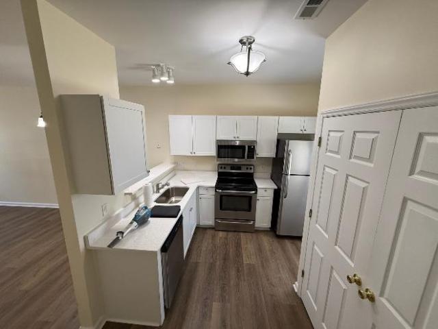 2 Br, 3 bath, Townhouse/Brownstone/RowHouse 33 Cheltenham Dr