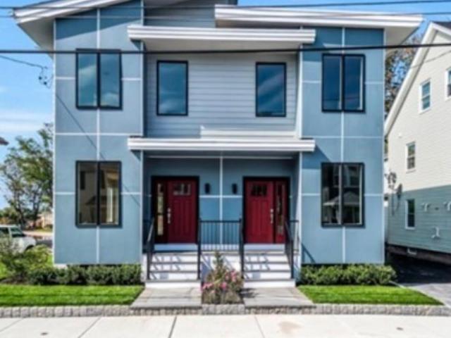 2 Br, 3 bath, Townhouse/Brownstone/RowHouse 37 Bacon St