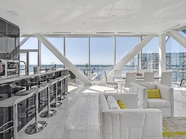 2 Br, 3 bath, Townhouse/Brownstone/RowHouse 39 Queens Quay East