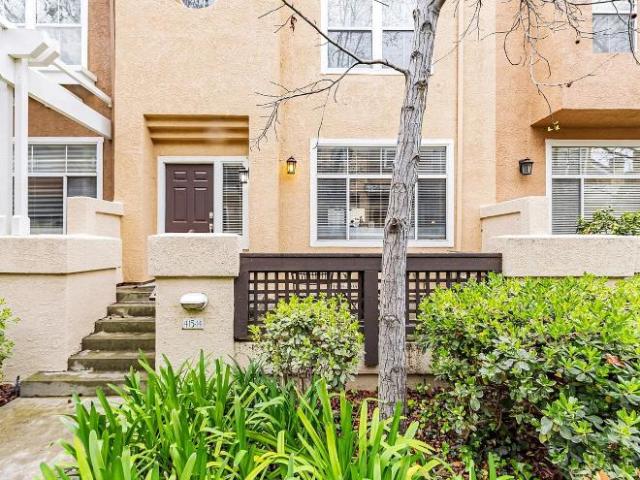 2 Br, 3 bath, Townhouse/Brownstone/RowHouse 415 Camille Cir