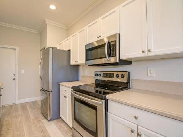 2 Br, 3 bath, Townhouse/Brownstone/RowHouse 446 Rainbow Springs Terrace