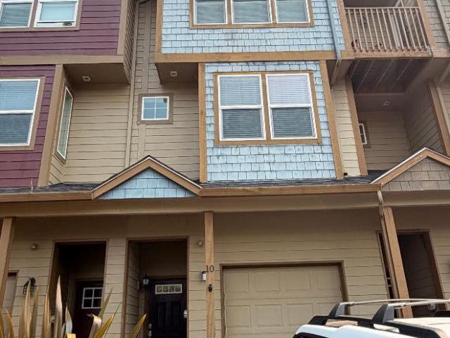 2 Br, 3 bath, Townhouse/Brownstone/RowHouse 475 SE 35th St