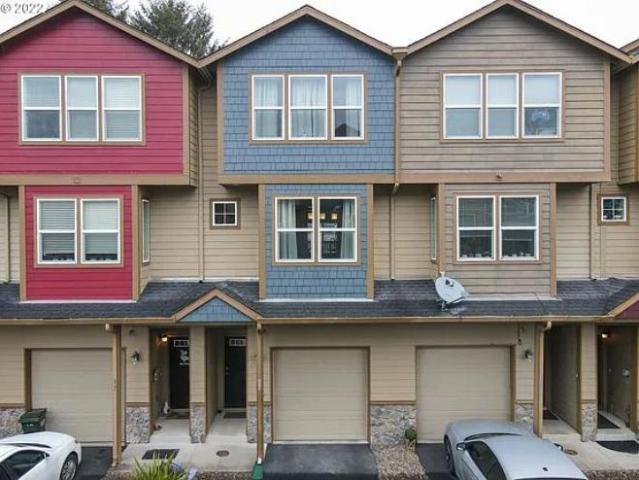 2 Br, 3 bath, Townhouse/Brownstone/RowHouse 475 SE 35th St