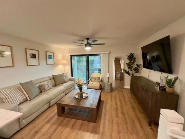 2 Br, 3 bath, Townhouse/Brownstone/RowHouse 5049 Genove Pl