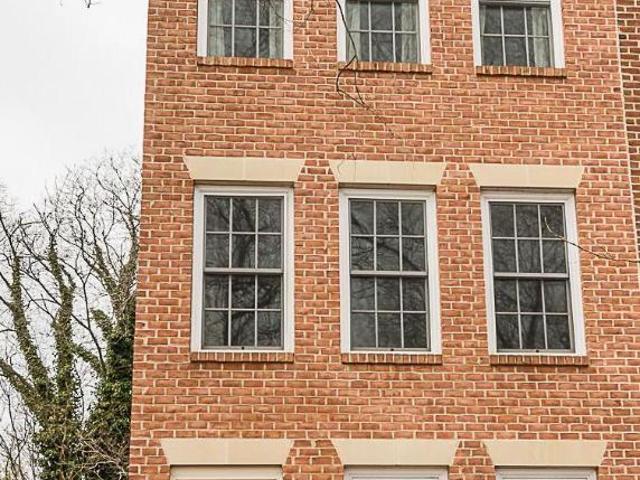 2 Br, 3 bath, Townhouse/Brownstone/RowHouse 524 Saint Mary Street