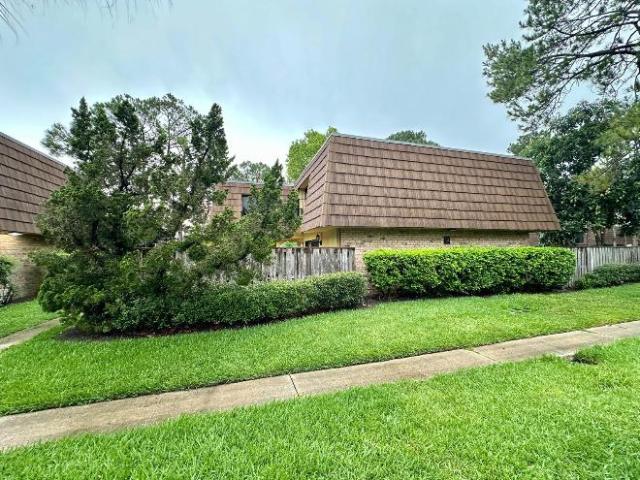 2 Br, 3 bath, Townhouse/Brownstone/RowHouse 5363 Bamboo Court