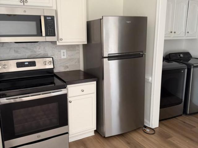 2 Br, 3 bath, Townhouse/Brownstone/RowHouse 5756 Rivermill Cir