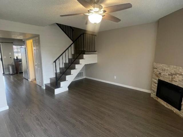 2 Br, 3 bath, Townhouse/Brownstone/RowHouse 5704 E Aire Libre Ave