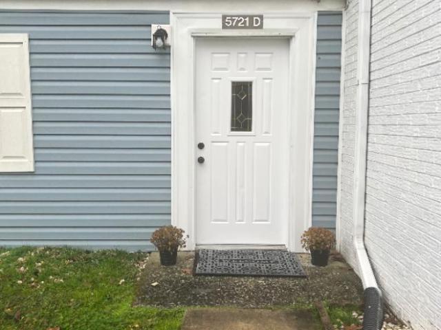 2 Br, 3 bath, Townhouse/Brownstone/RowHouse 5721 Bramblegate Rd