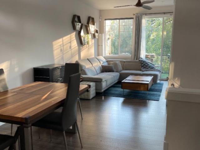2 Br, 3 bath, Townhouse/Brownstone/RowHouse 5903 185th Ct NE