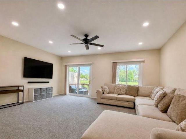 2 Br, 3 bath, Townhouse/Brownstone/RowHouse 59 Saxonney Cir
