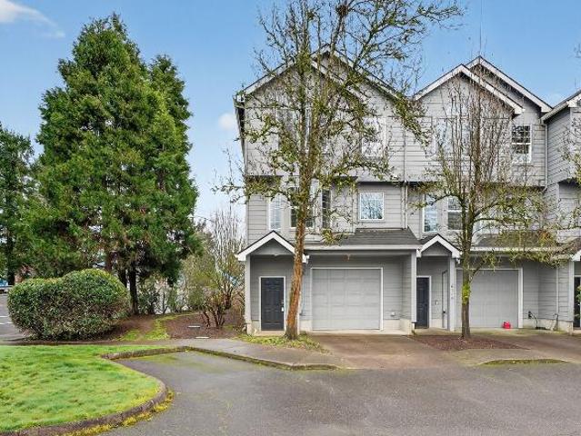 2 Br, 3 bath, Townhouse/Brownstone/RowHouse 6170 SE Lake Rd