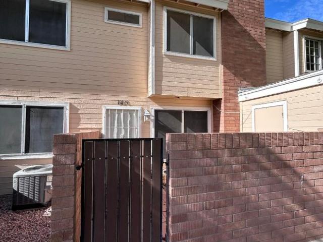 2 Br, 3 bath, Townhouse/Brownstone/RowHouse 625 S Westwood