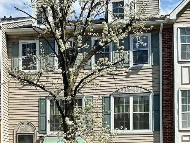2 Br, 3 bath, Townhouse/Brownstone/RowHouse 64 Boston St
