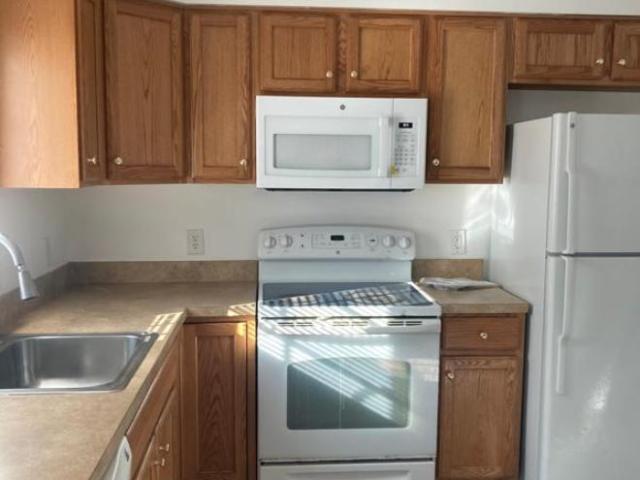 2 Br, 3 bath, Townhouse/Brownstone/RowHouse 651 C S 28th St