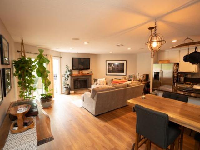 2 Br, 3 bath, Townhouse/Brownstone/RowHouse 662 Westlake St