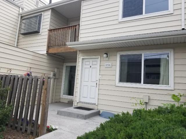 2 Br, 3 bath, Townhouse/Brownstone/RowHouse 6770 E Mississippi Ave
