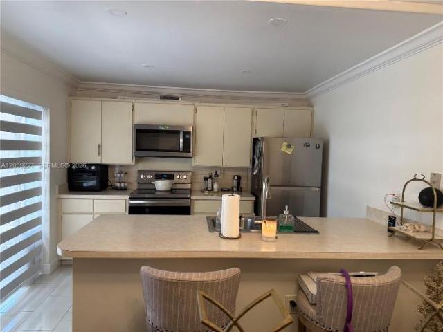 2 Br, 3 bath, Townhouse/Brownstone/RowHouse 731 Buttonwood Lane