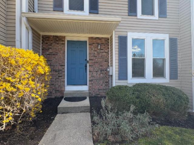 2 Br, 3 bath, Townhouse/Brownstone/RowHouse 784 South Woodlyn Drive