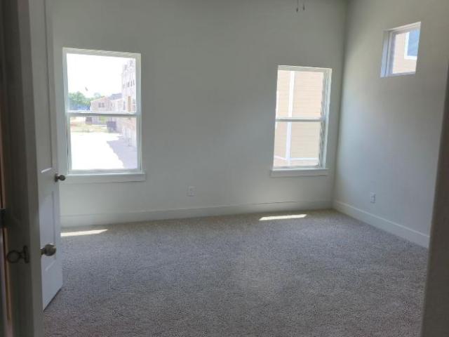 2 Br, 3 bath, Townhouse/Brownstone/RowHouse 808 Meadowcrest Dr