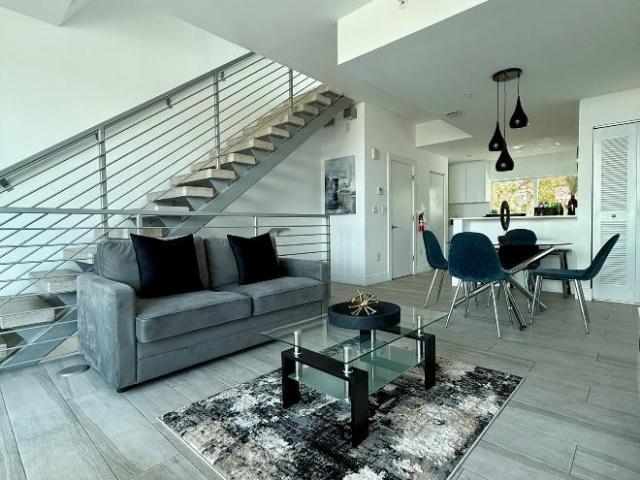 2 Br, 3 bath, Townhouse/Brownstone/RowHouse 8143 Harding Ave