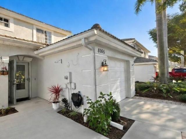 2 Br, 3 bath, Townhouse/Brownstone/RowHouse 8165 Pacific Beach Dr
