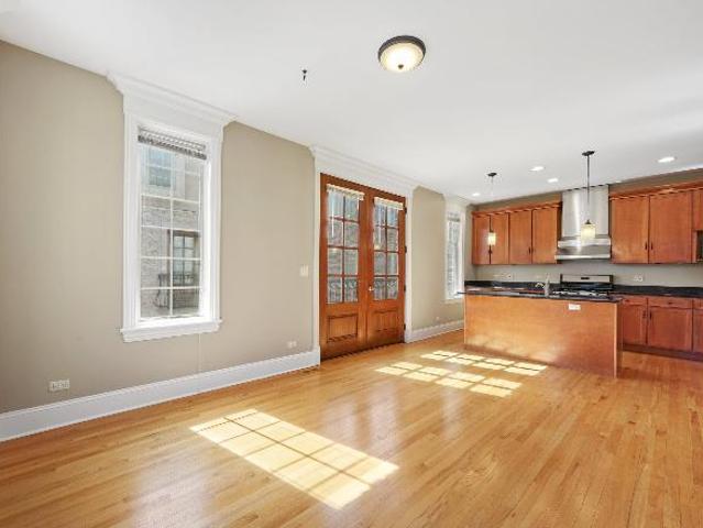 2 Br, 3 bath, Townhouse/Brownstone/RowHouse 829 S