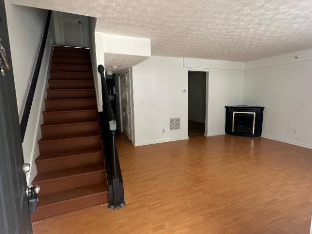 2 Br, 3 bath, Townhouse/Brownstone/RowHouse 822 Burns Walk Ct NW