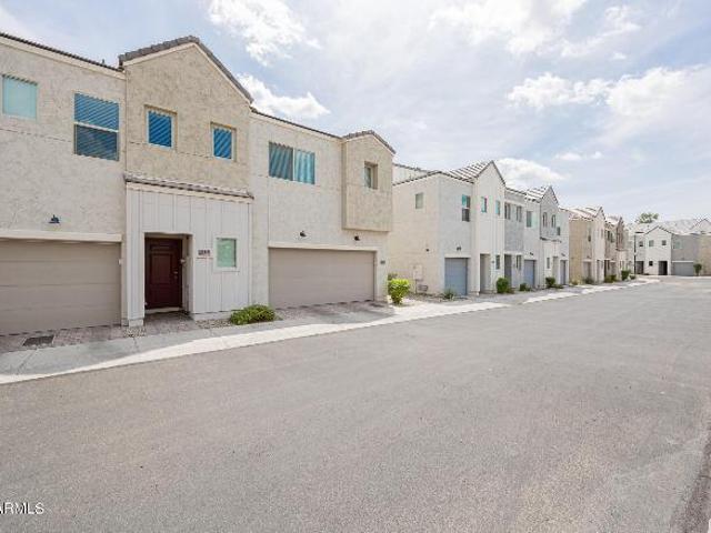 2 Br, 3 bath, Townhouse/Brownstone/RowHouse 8343 N 22nd Drive