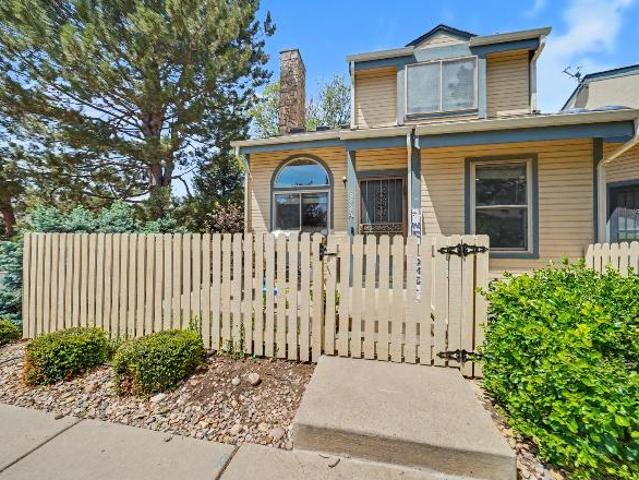 2 Br, 3 bath, Townhouse/Brownstone/RowHouse 8774 Allison Drive