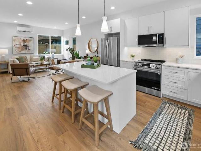 2 Br, 3 bath, Townhouse/Brownstone/RowHouse 9218 4th Ave NW